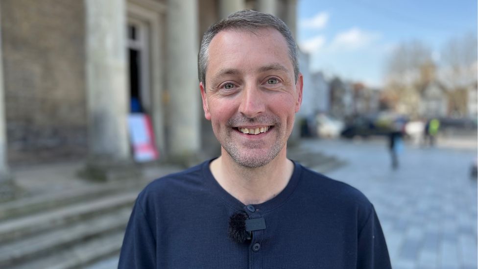 Salisbury vote over council tax after 44% increase planned - BBC News