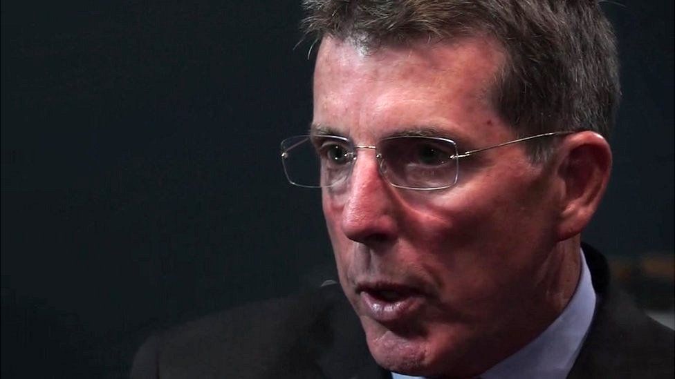 Bob Diamond defends risk-taking banks - BBC News