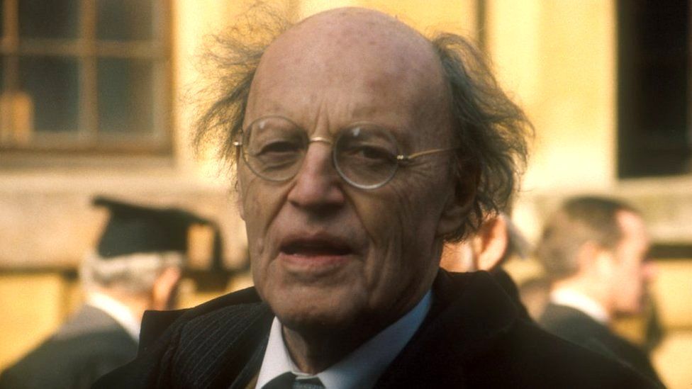 How Moors murderer Brady had access to vulnerable teens in jail - BBC News