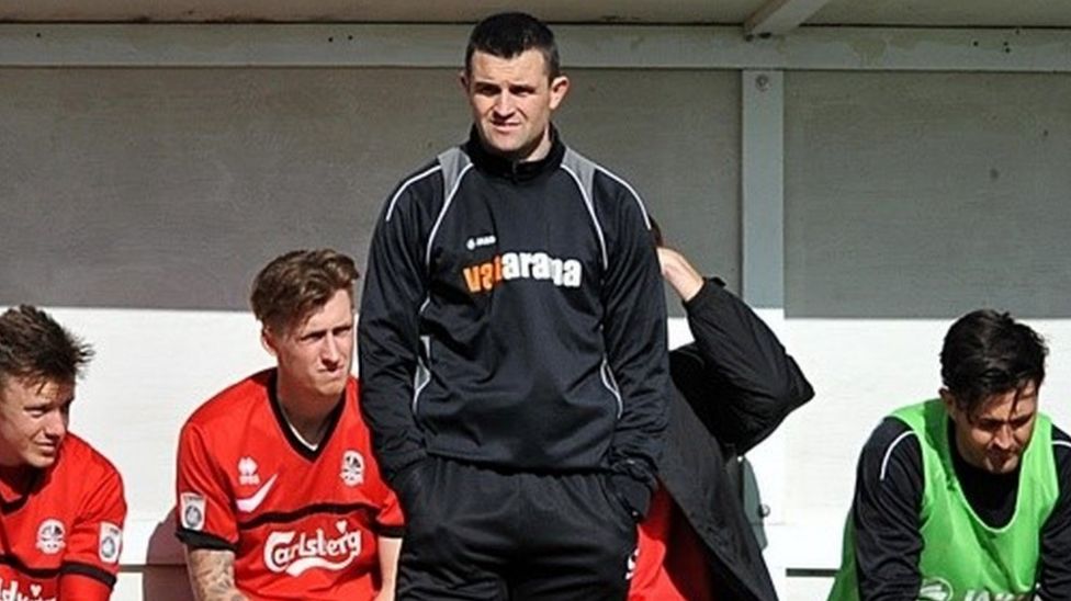 Niall Thompson: Truro City sign former Torquay United winger - BBC Sport