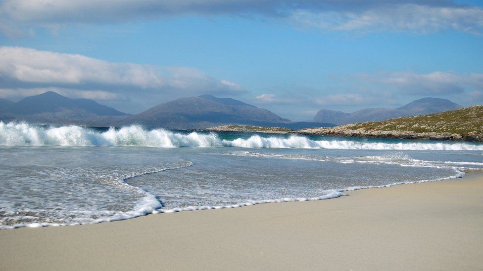 Your pictures of Luskentyre beach as it hits the 'UK's top 10' - BBC News
