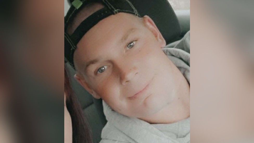 Cinderford stabbing: Wife pays tribute to 'darling husband' - BBC News