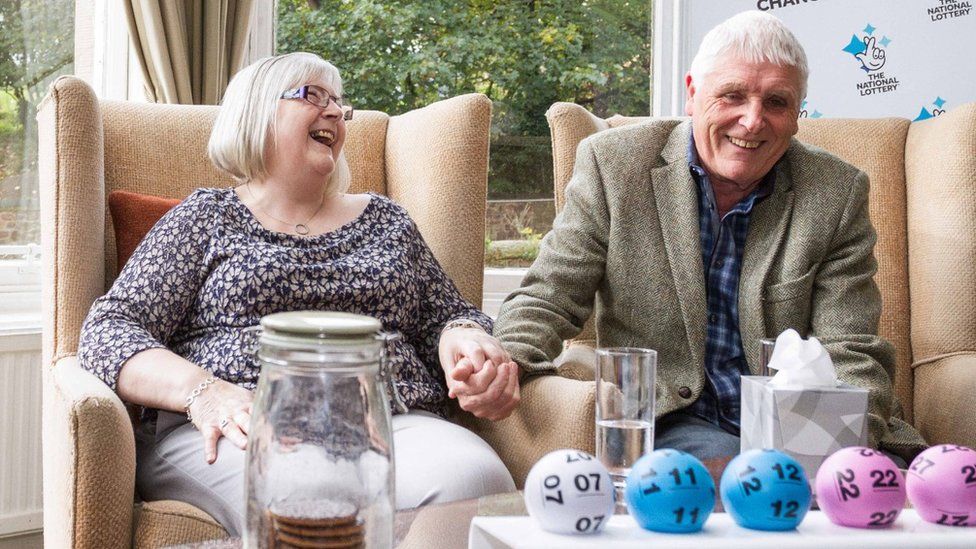 Lotto winner to build wife dream house in East Lothian - BBC News