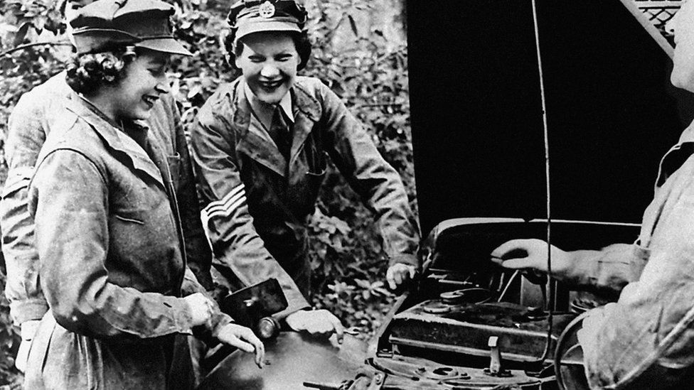 Queen Elizabeth II: Her majesty’s visits to the South East in pictures ...