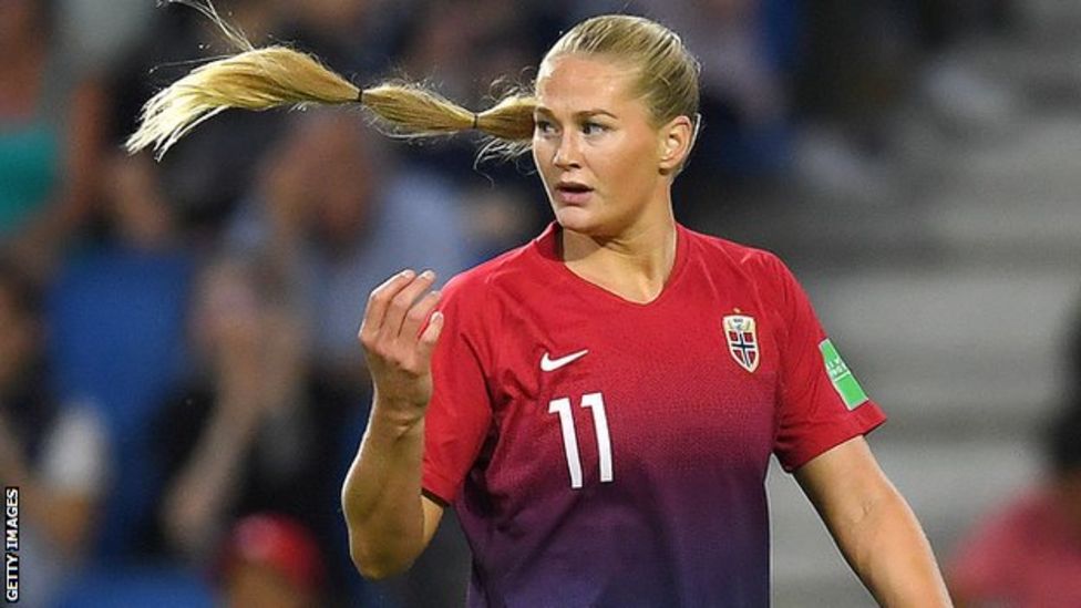 Lisa-Marie Karlseng Utland: Reading sign Norway striker - BBC Sport