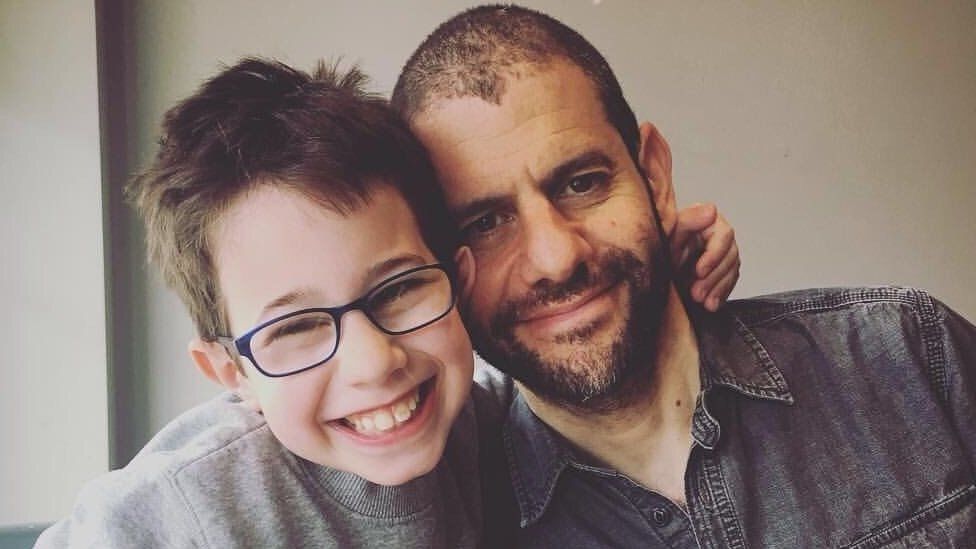 'Autism Hour' helps cut shopping stress - BBC News