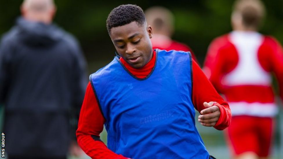 Hamilton Academical sign Tunde Owolabi from FC United of Manchester ...