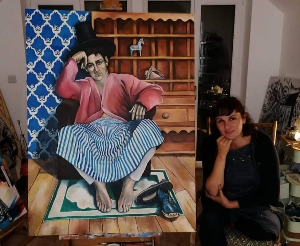 Merched Beca drwy lygad yr artist Meinir Mathias - BBC Cymru Fyw