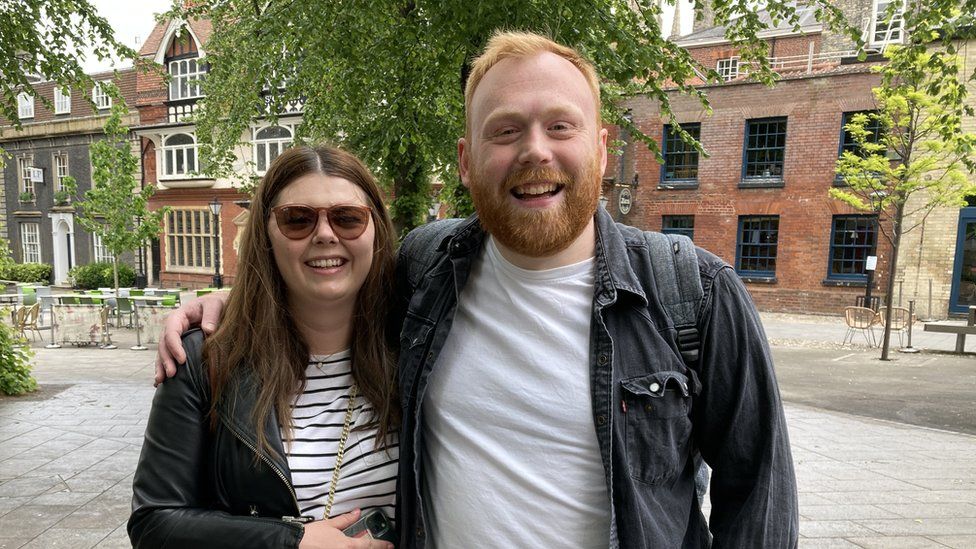Norwich tree sap residue causes sticky streets across city - BBC News