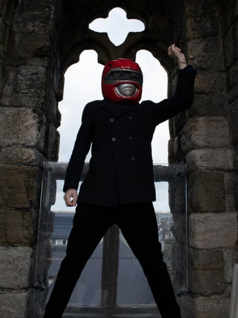 Gruff Rhys: Sioe laser yn 'brofiad ysgytwol' - BBC Cymru Fyw