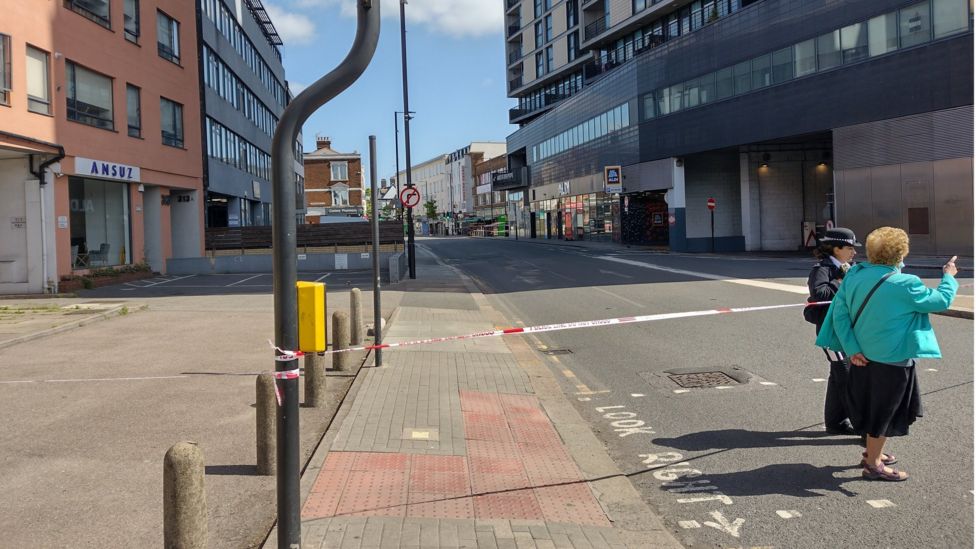 North Finchley: Man who was fatally stabbed in street fight named - BBC ...