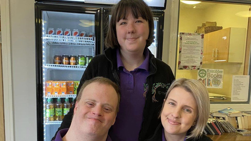 Sutton-in-Ashfield: 'Cherished' cafe's rent could soar to £7,000 - BBC News