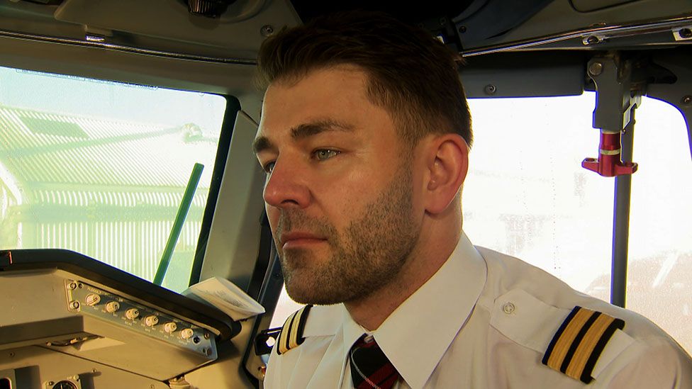 Pìleat le HIV a' cur an aghaidh stiogma - Naidheachdan a' BhBC