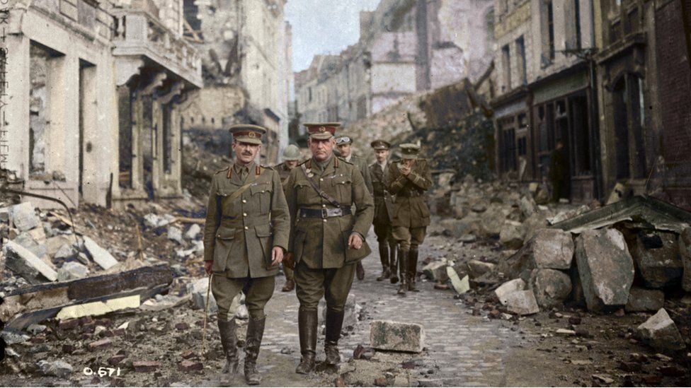 'Suddenly real': Colour brings new life to archival WW1 photos - BBC News