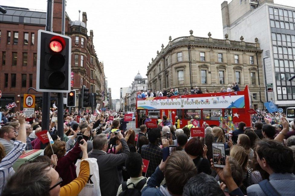 Rio heroes given warm Yorkshire welcome at Leeds homecoming parade ...