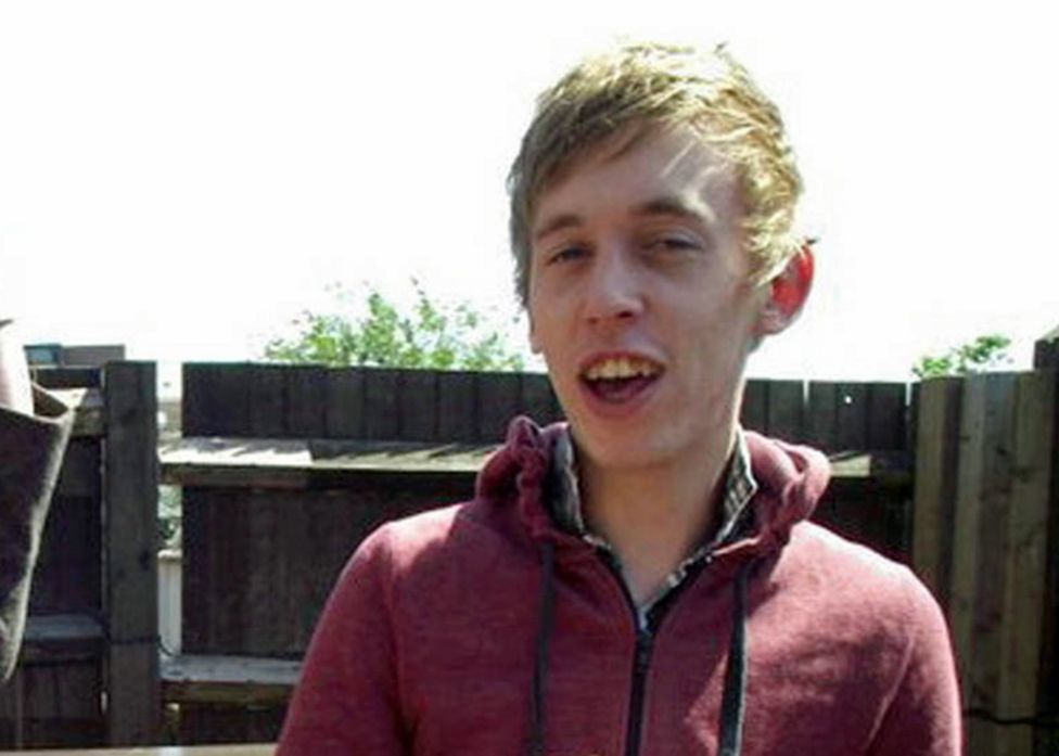 How did police miss Barking serial killer Stephen Port? - BBC News