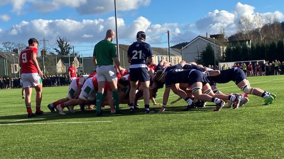 Tîm rygbi dan-18 Cymru yn serennu yn erbyn Yr Alban - BBC Cymru Fyw