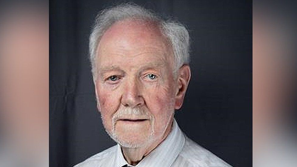 Handforth Parish Council chairman quits in latest meeting - BBC News