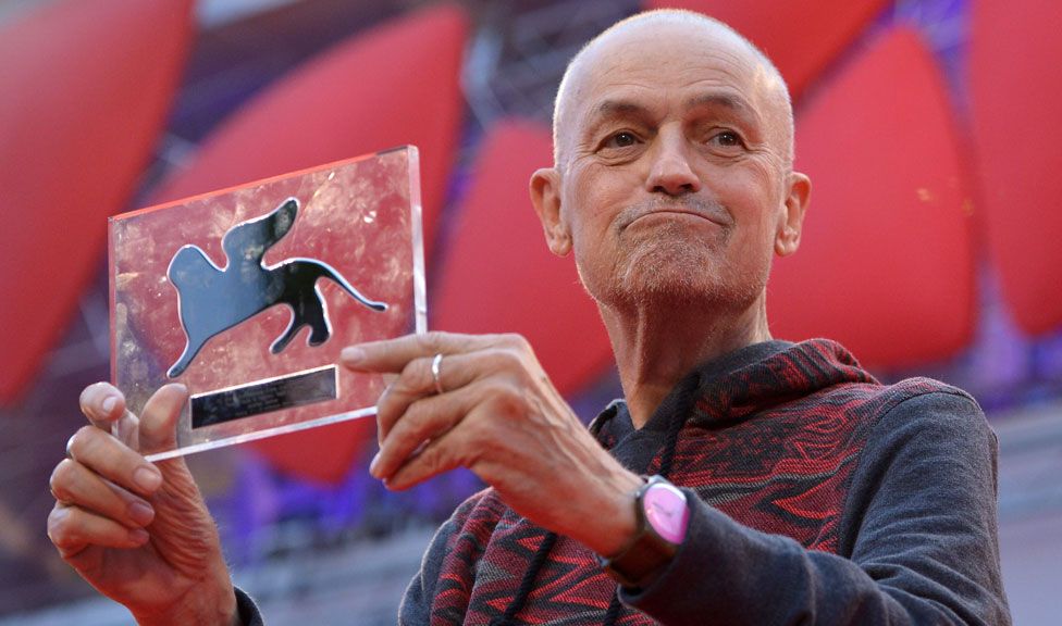 Jonathan Demme: Silence of the Lambs stars Foster and Hopkins pay ...