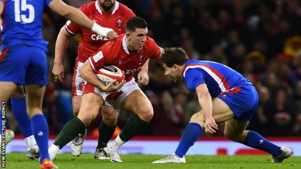 Owen Watkin: Ospreys centre reflects on rollercoaster year with Wales ...