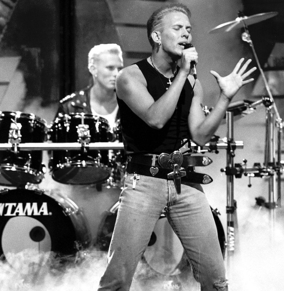 Bros reunion expands to full UK tour - BBC News