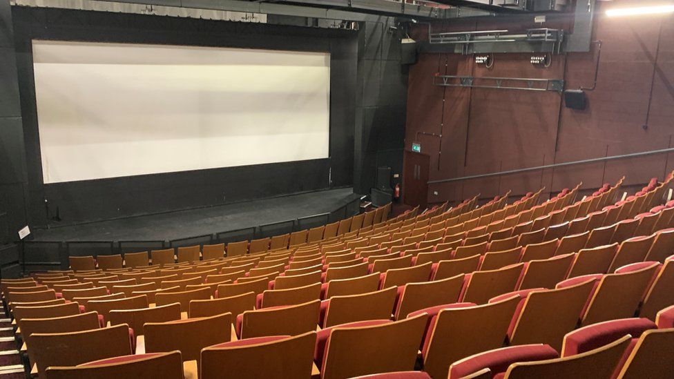 Theatre: Difficult years ahead, says director Peter Doran - BBC News