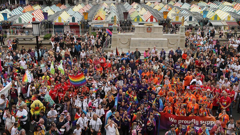 In pictures: Thousands march for Norwich Pride - BBC News
