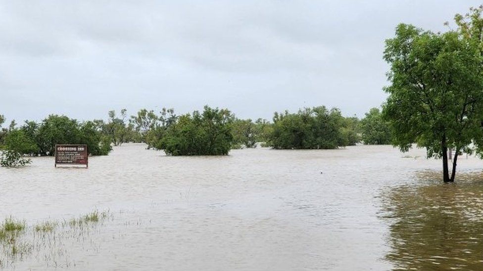 Record flooding hits western Australia - BBC Newsround