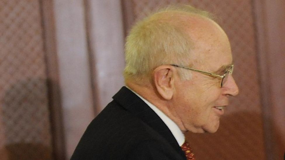 Has politics intruded in the Pistorius case? - BBC News