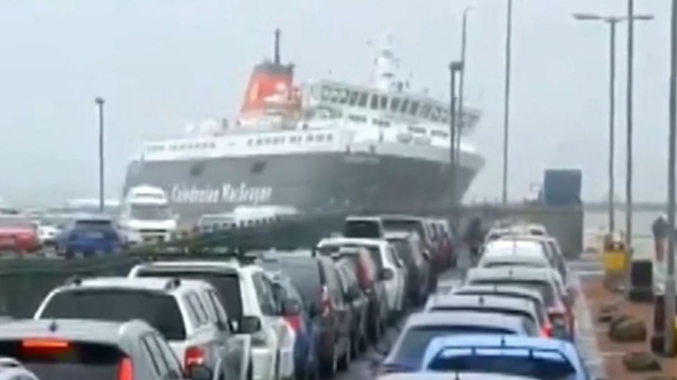 £2.5m repair plan for 'port of refuge' Gourock ferry terminal - BBC News