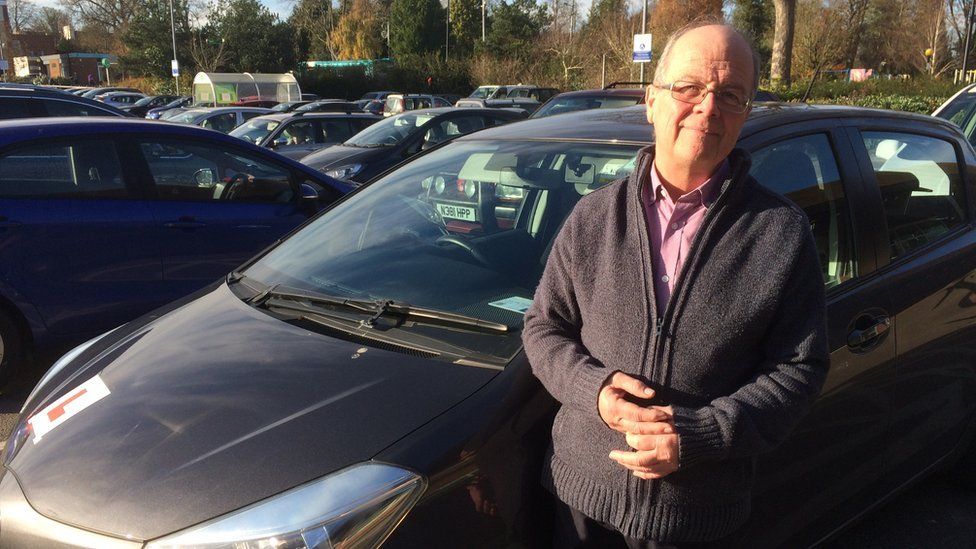 Cash offer 'to silence pension complaint' - BBC News