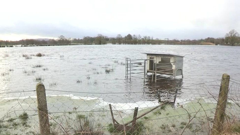 Flooding: County Fermanagh warning as heavy rain continues - BBC News