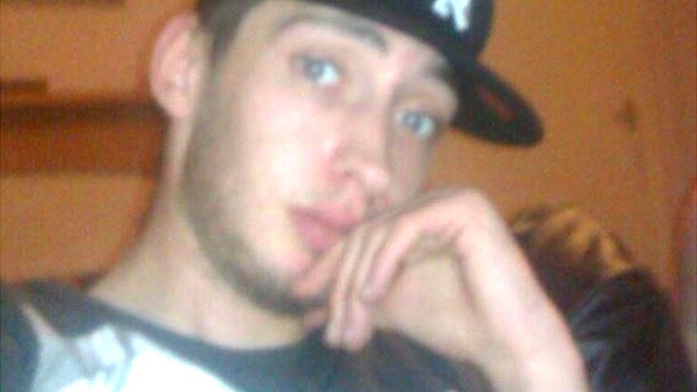 Two jailed for 'burning tent' homeless man's murder - BBC News