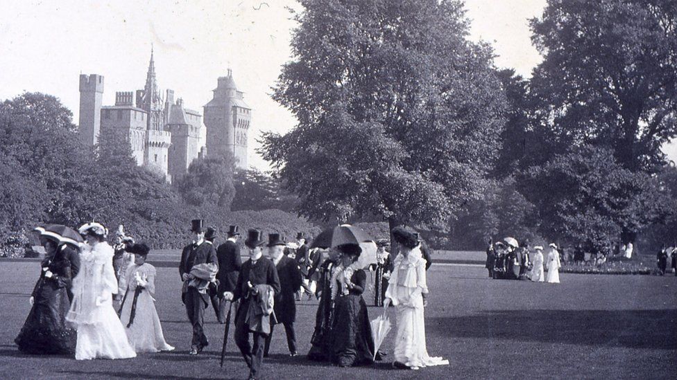 Cardiff's Bute Park celebrates 70th anniversary - BBC News