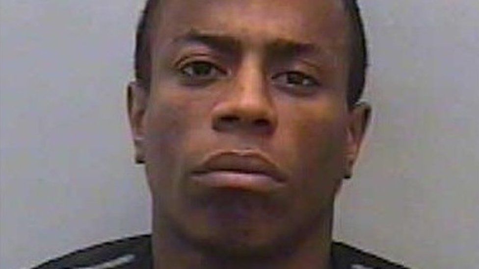 On-the-run cocaine and heroin dealer Donovan Thomas jailed - BBC News