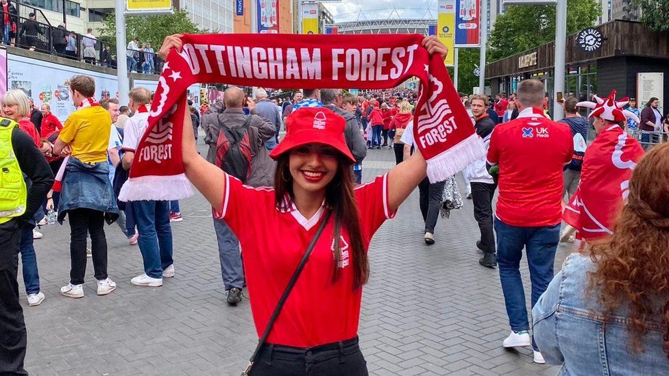 Nottingham Forest fans rejoice as victory secures top flight status ...