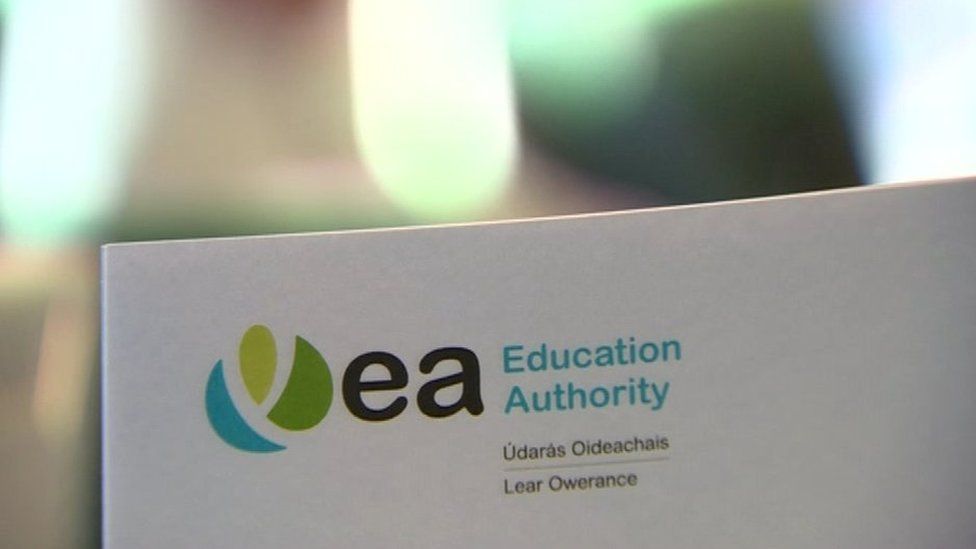 Irish language youth clubs 'forced to close' over funding - BBC News