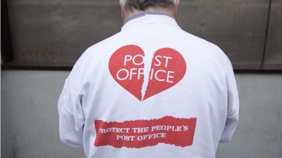 Post Office staff in pre-Christmas strike - BBC News