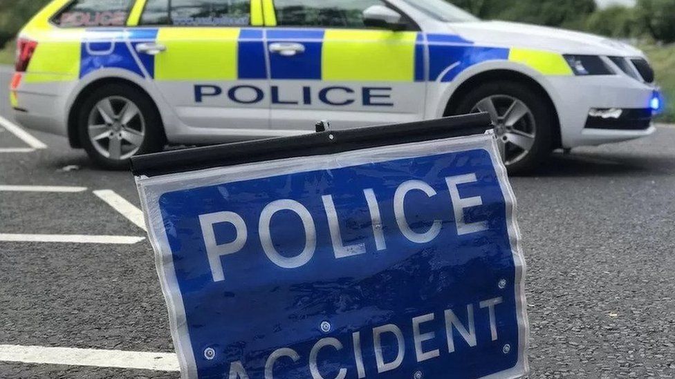 A20 crash: Woman dies in two-car collision near Farningham - BBC News