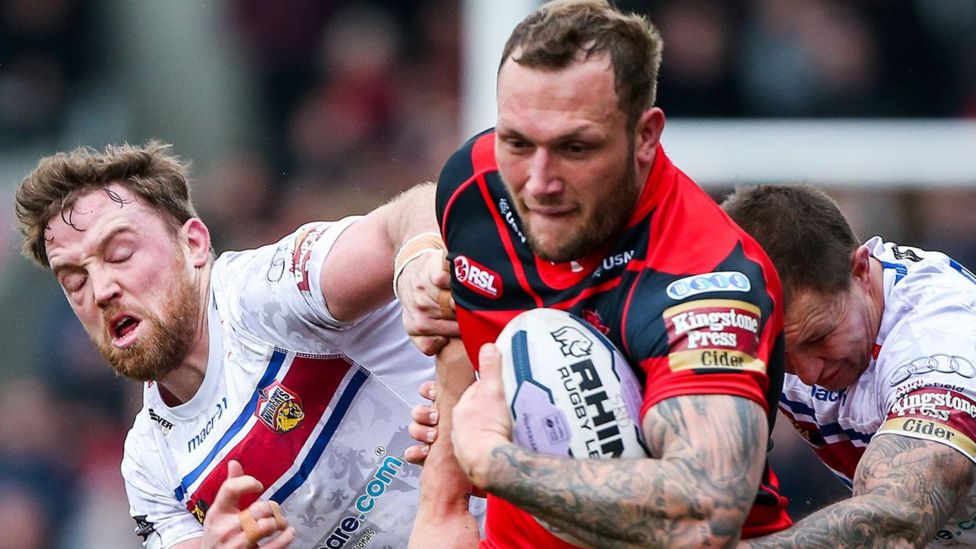 Wayne Bennett: Brisbane Broncos coach offered England role - BBC Sport