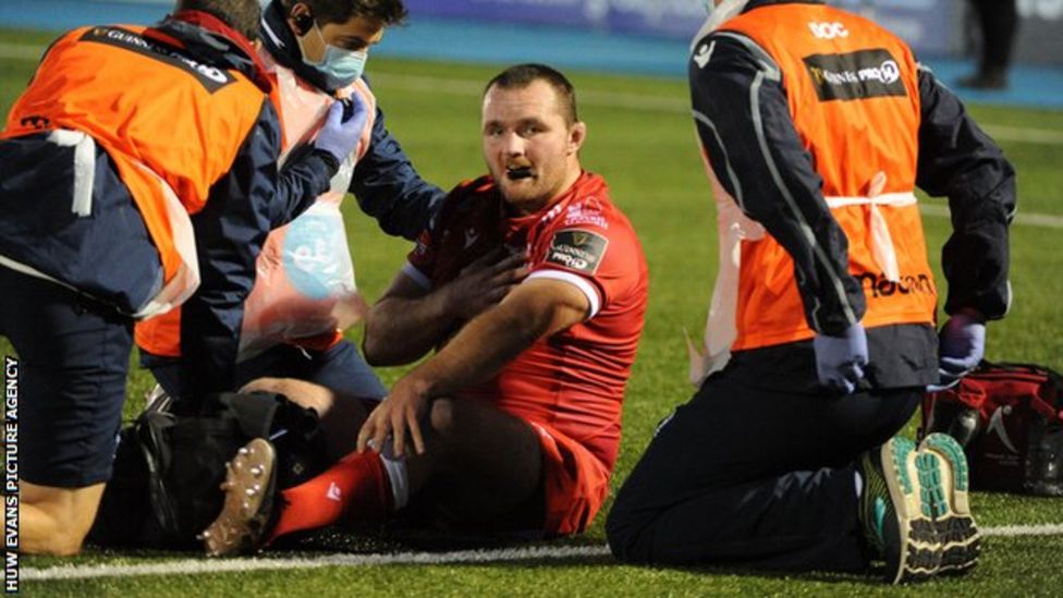 Josh Macleod: Scarlets flanker faces blow to Wales chances - BBC Sport