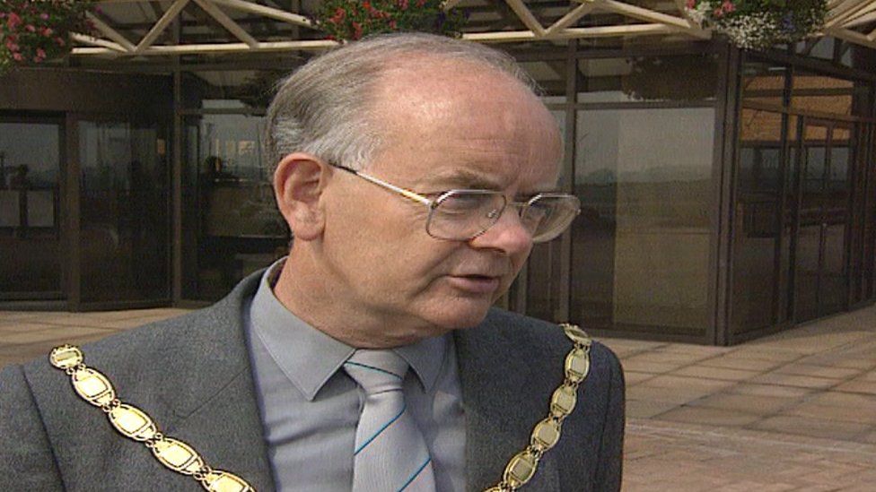 Ely bread riots: 'Painful memories' linger 25 years on - BBC News