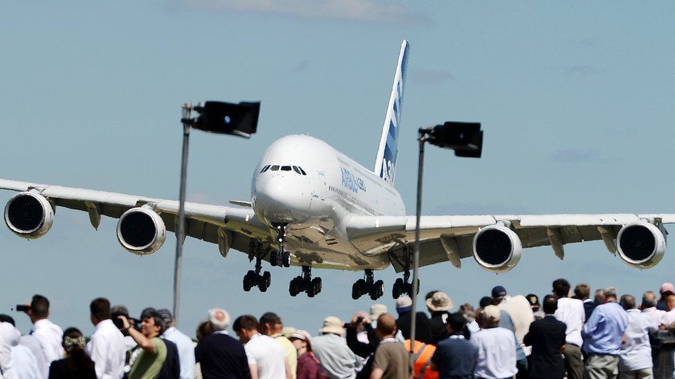 Farnborough Airshow public weekend axed - BBC News