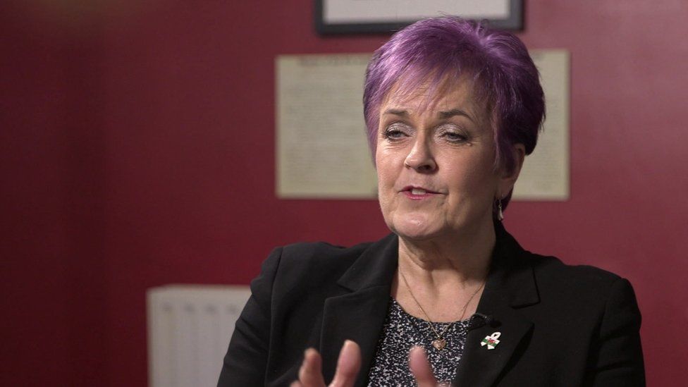 Creu corff newydd i gynghori ar ddarlledu yng Nghymru - BBC Cymru Fyw