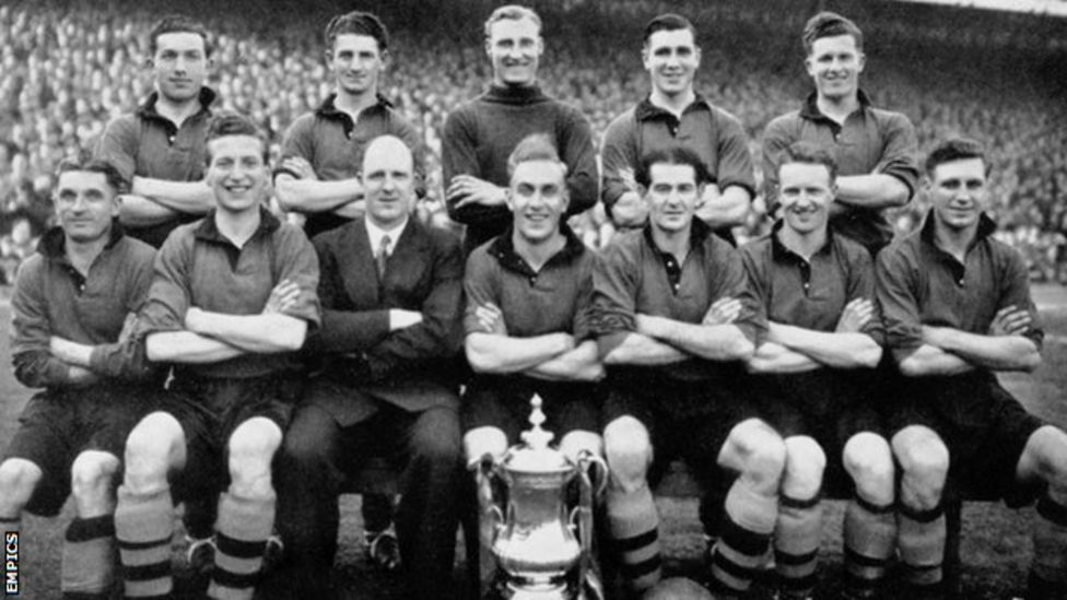 Sammy Smyth: Ex-Wolves, Stoke City and Liverpool striker dies at 91 ...