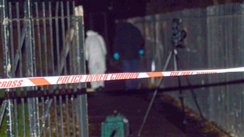Man shot in the legs on Falls Road - BBC News