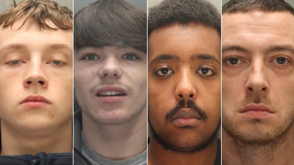 Seven gang members who stole high-value cars worth £2.4m jailed - BBC News