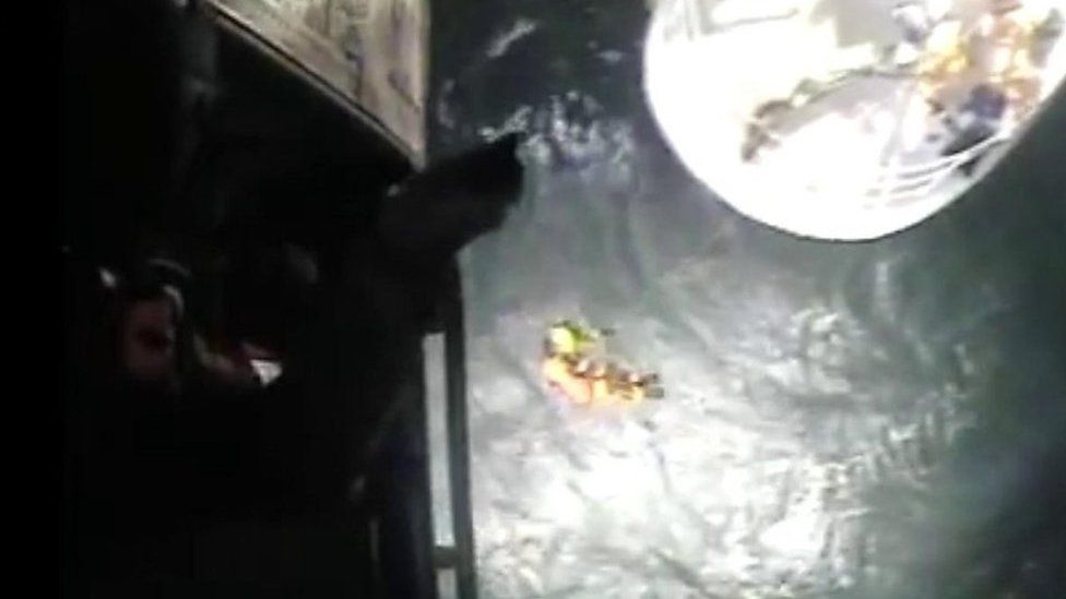 Cornwall: Rescue under way after cargo ship runs aground - BBC News