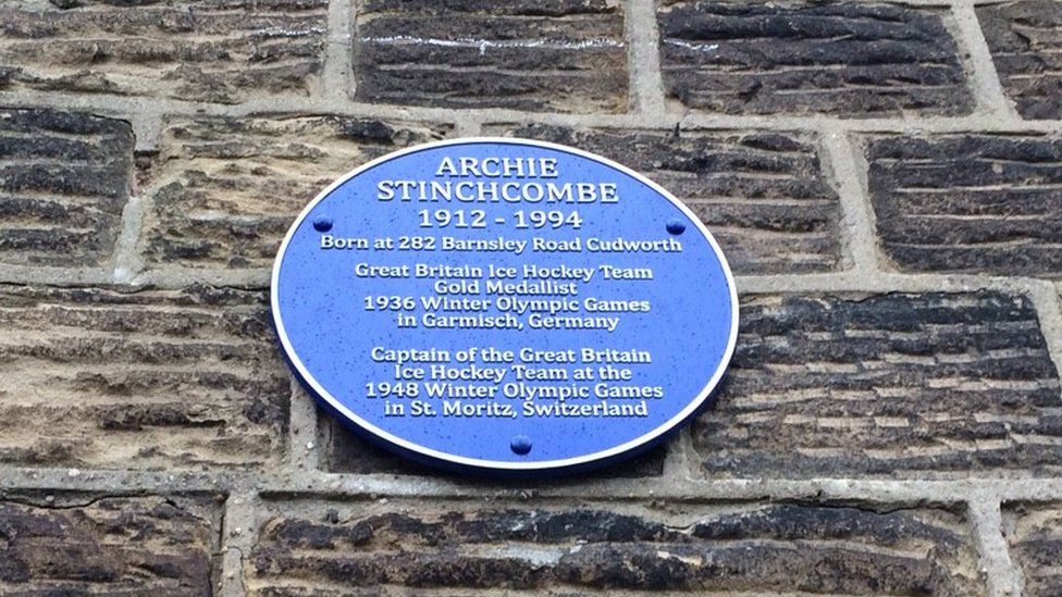 Plaque unveiled to Cudworth's 1936 Olympic medallist - BBC News