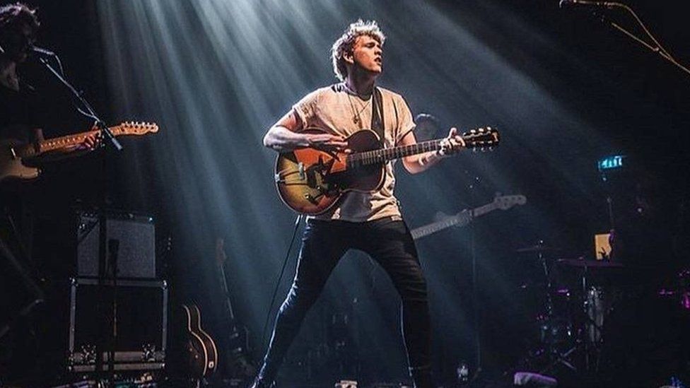 Rhodes interview: How I conquered my fear of singing in public - BBC News